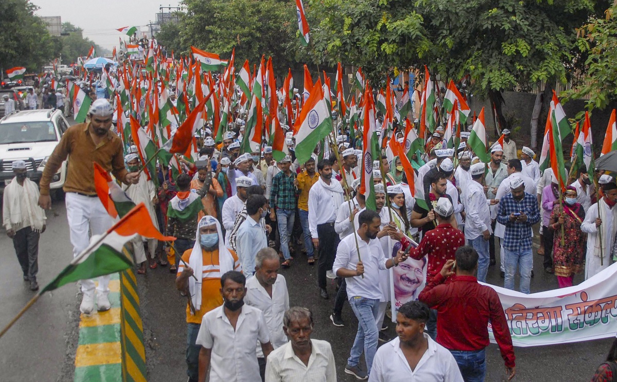 Hundreds participate in ‘Tiranga Yatra’ in Delhi | Tehelka