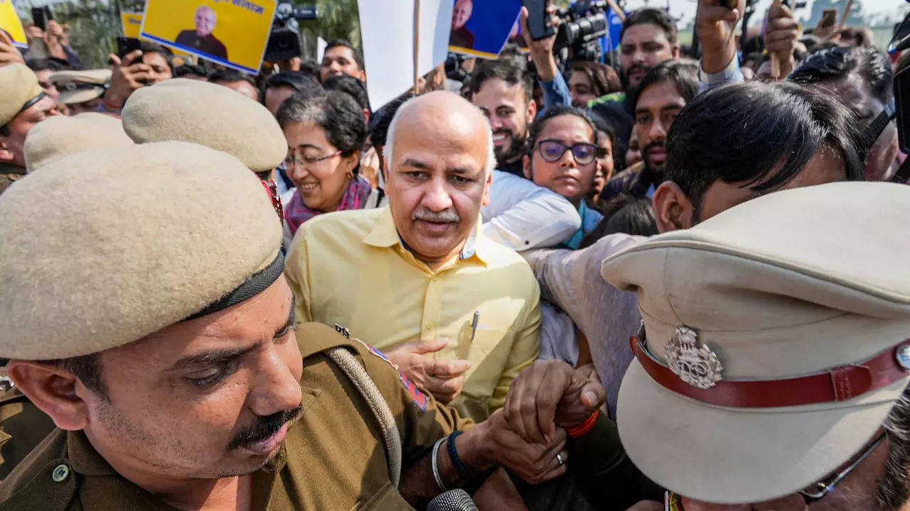 Delhi Deputy CM Sisodia arrested by CBI in excise policy scam | Tehelka