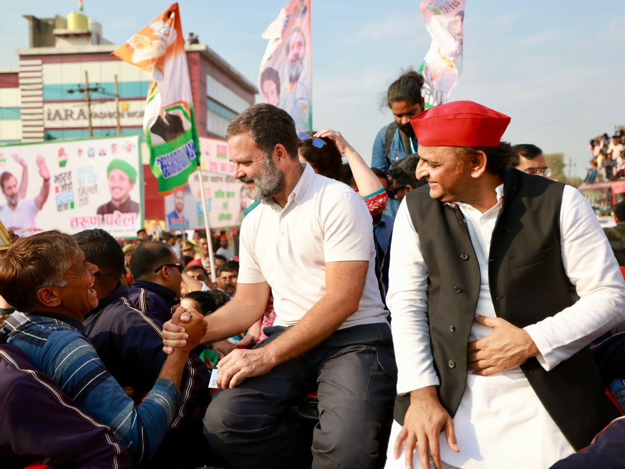 What forced Akhilesh’s hand to forge a tie-up with Congress | Tehelka