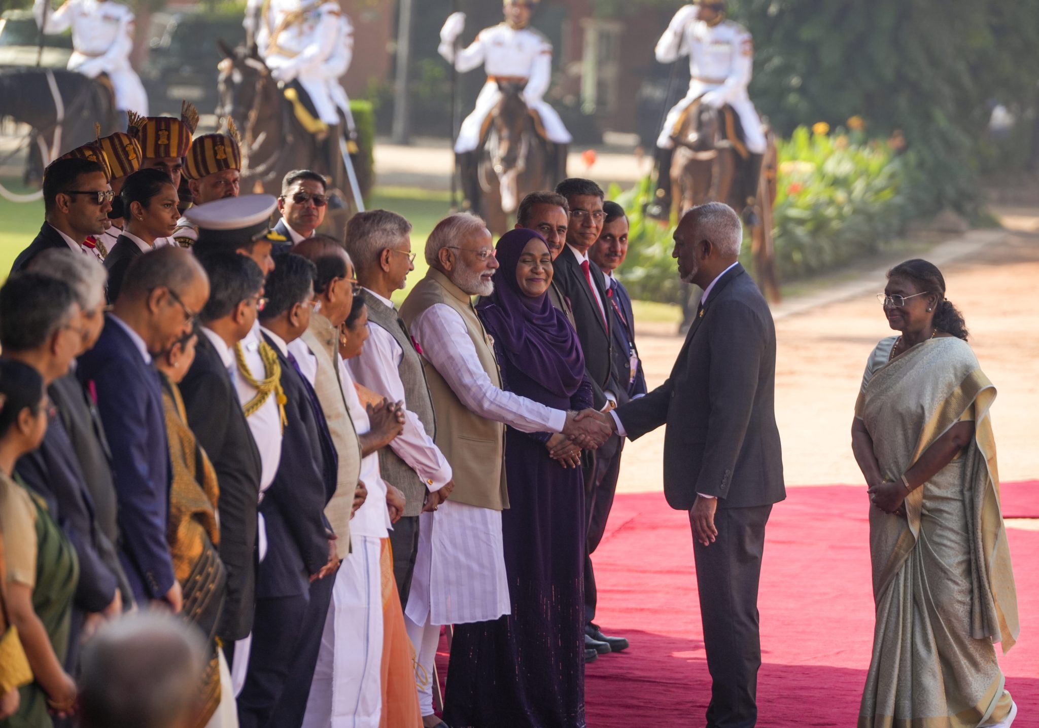 Maldives President Muizzu accorded ceremonial welcome at Rashtrapati ...