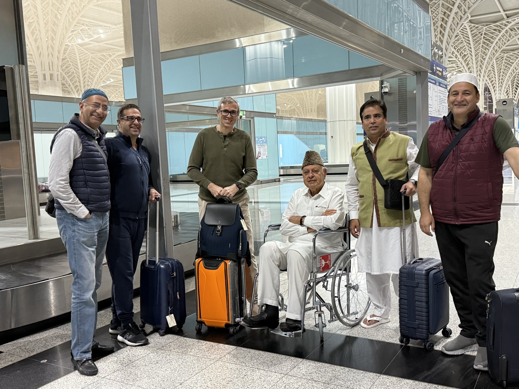 J&K Chief Minister Omar Abdullah, father Dr Farooq Abdullah in Saudi ...