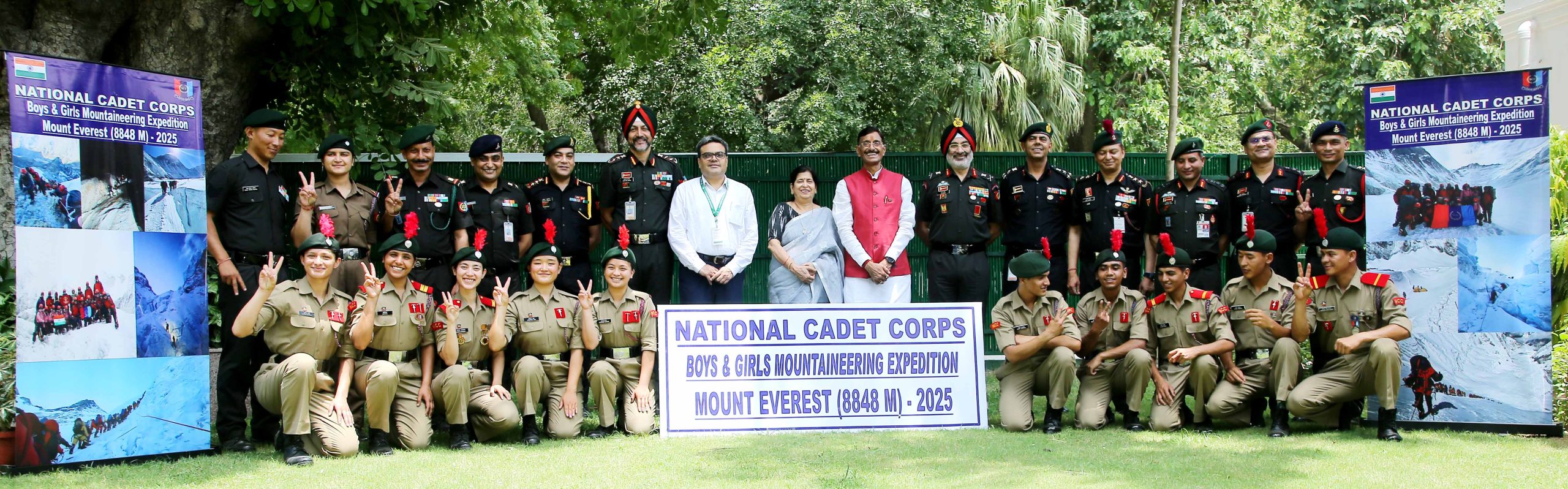 NCC team scales Everest, interacts with Raksha Rajya Mantri | Tehelka