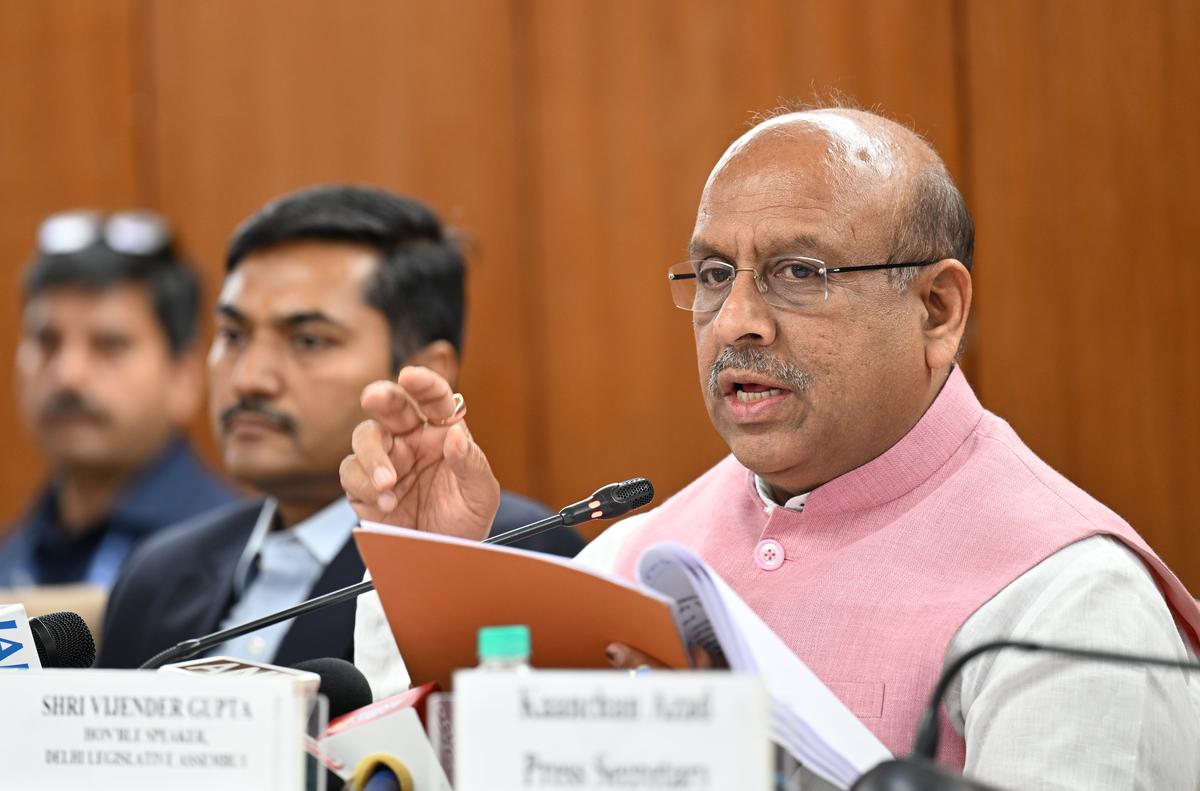 Vijendra Gupta seeks apology from Delhi Cong on “Shauchmahal”, Yadav ...